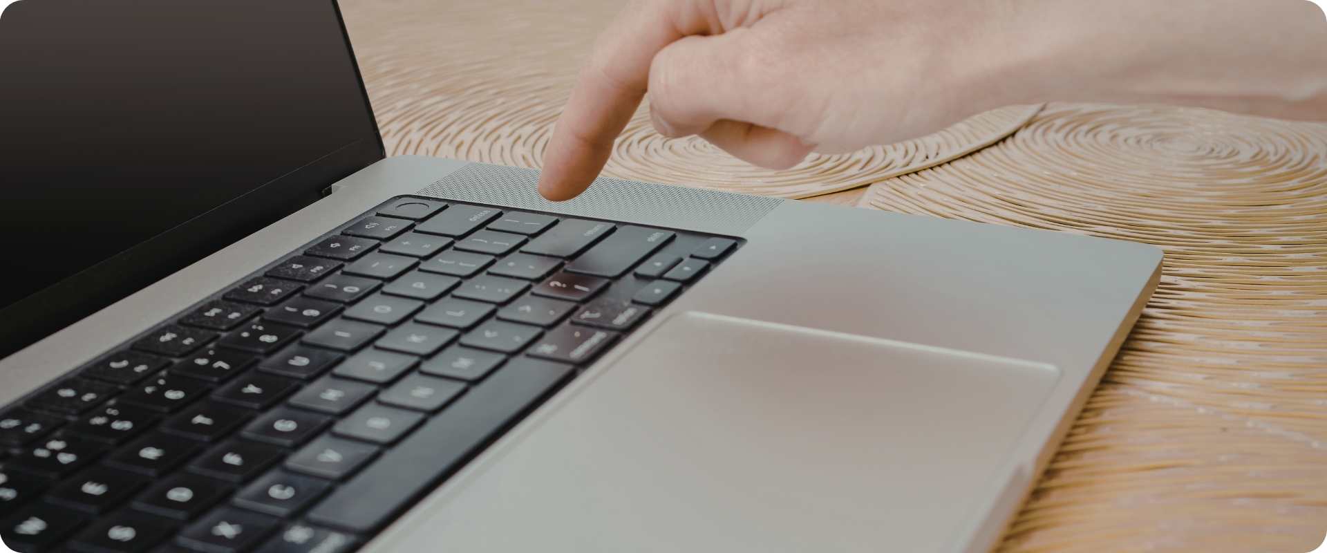 Guide: Sådan forlænger du levetiden på din MacBook – DULO